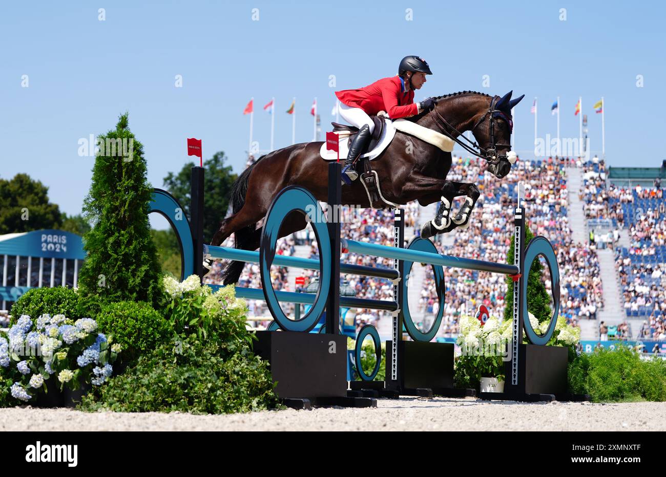 USA's Elisabeth Halliday aboard Nutcracker during the Eventing Team ...