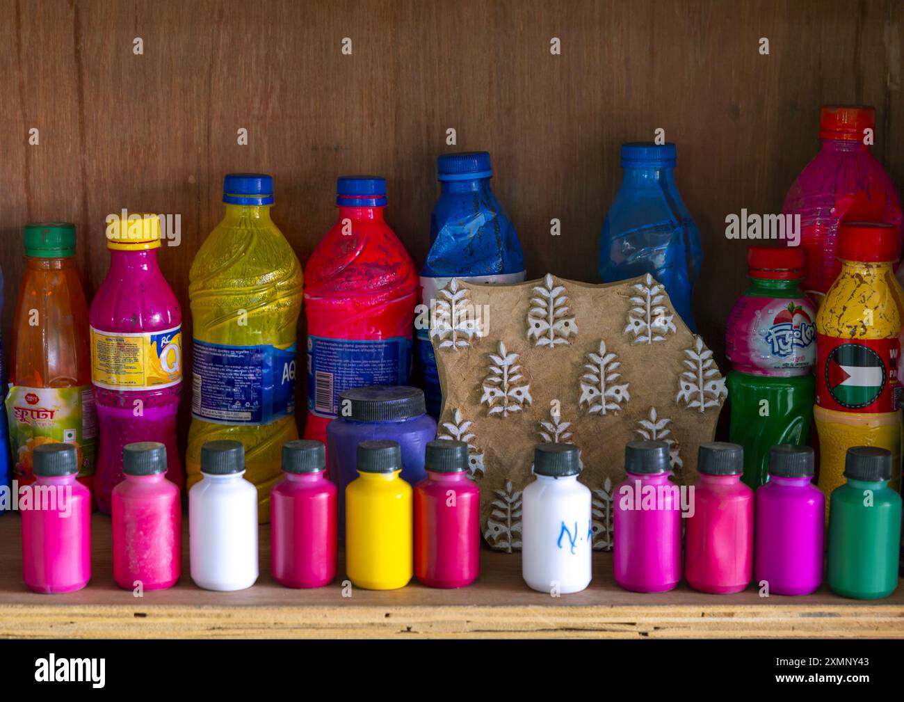 Dyeing industry bangladesh hi-res stock photography and images - Alamy