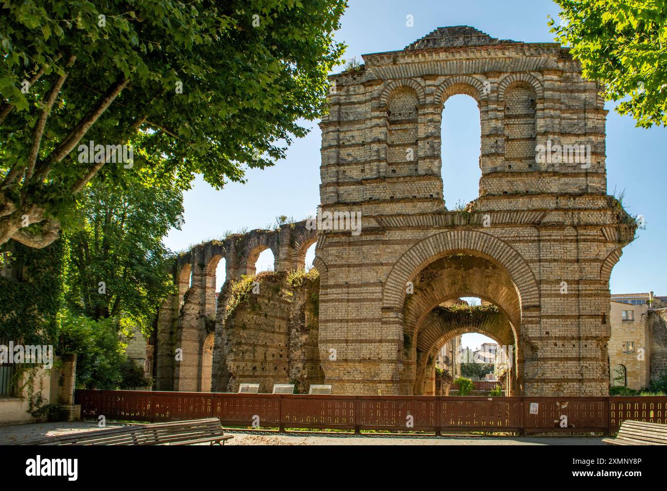 Palais gallien hi-res stock photography and images - Alamy