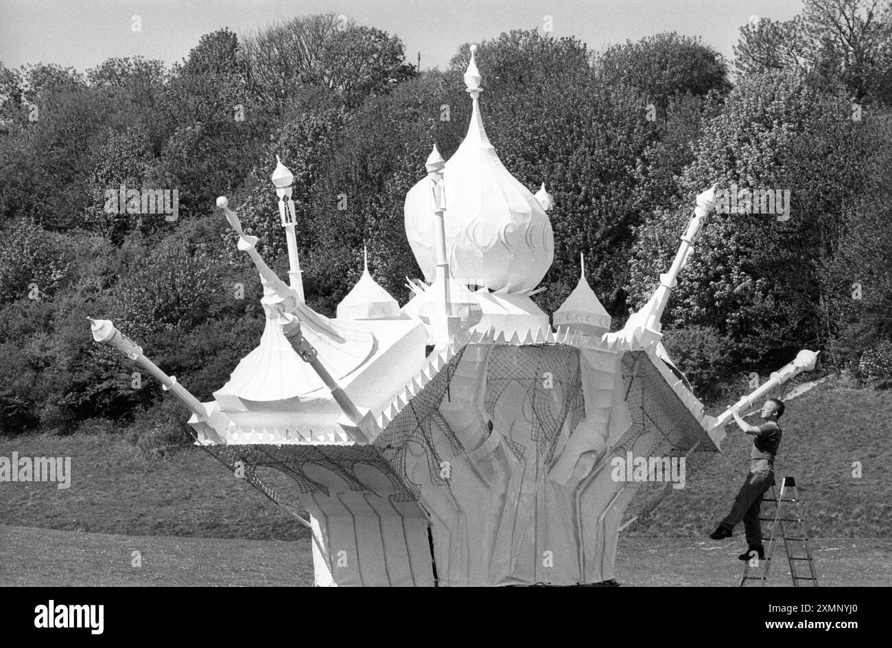 Pavilion sculpture Black and White Stock Photos & Images - Alamy