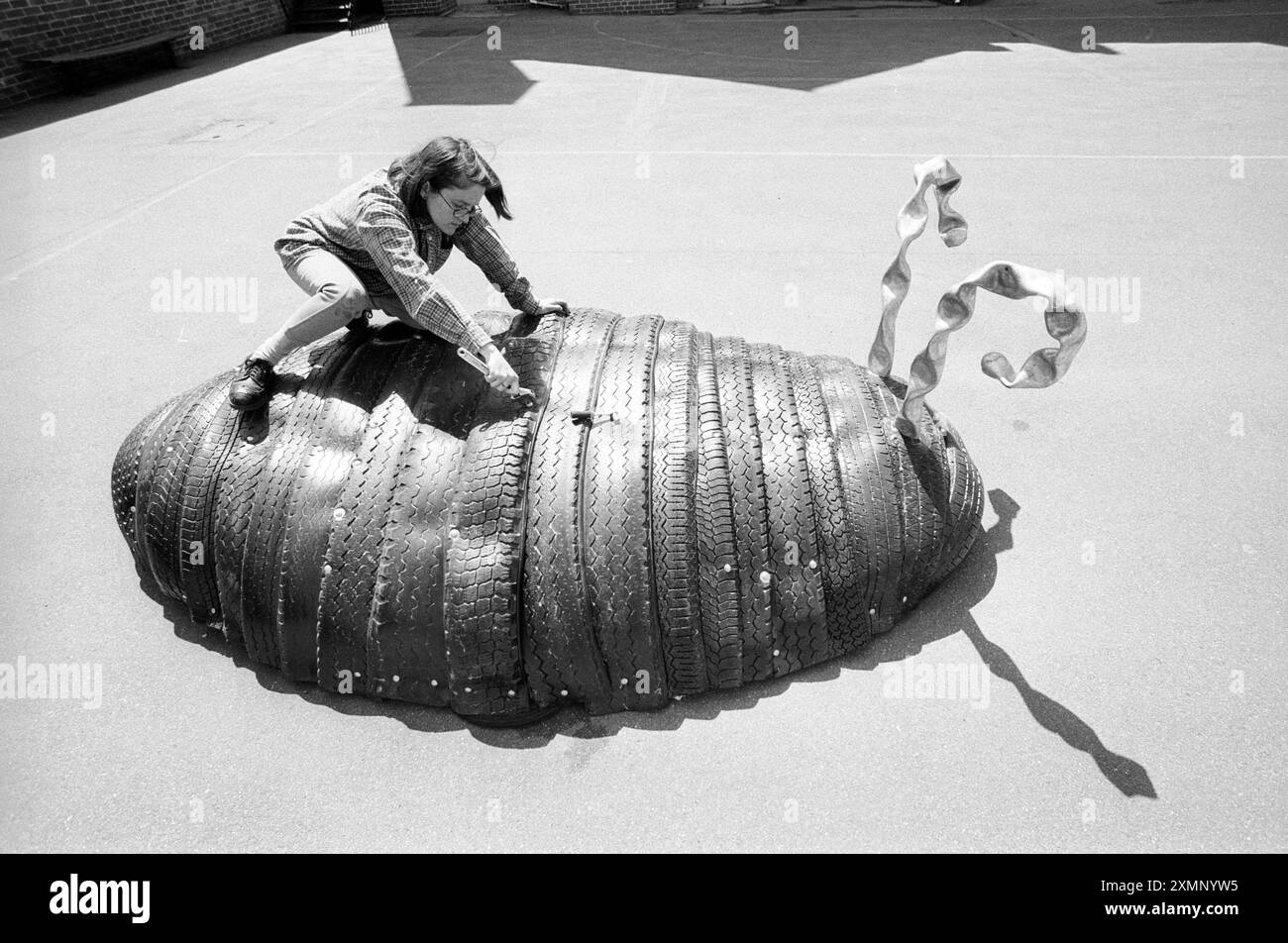 Sculptor , Jane Lyster and her woodlouse made from tyres18 May ( no ...