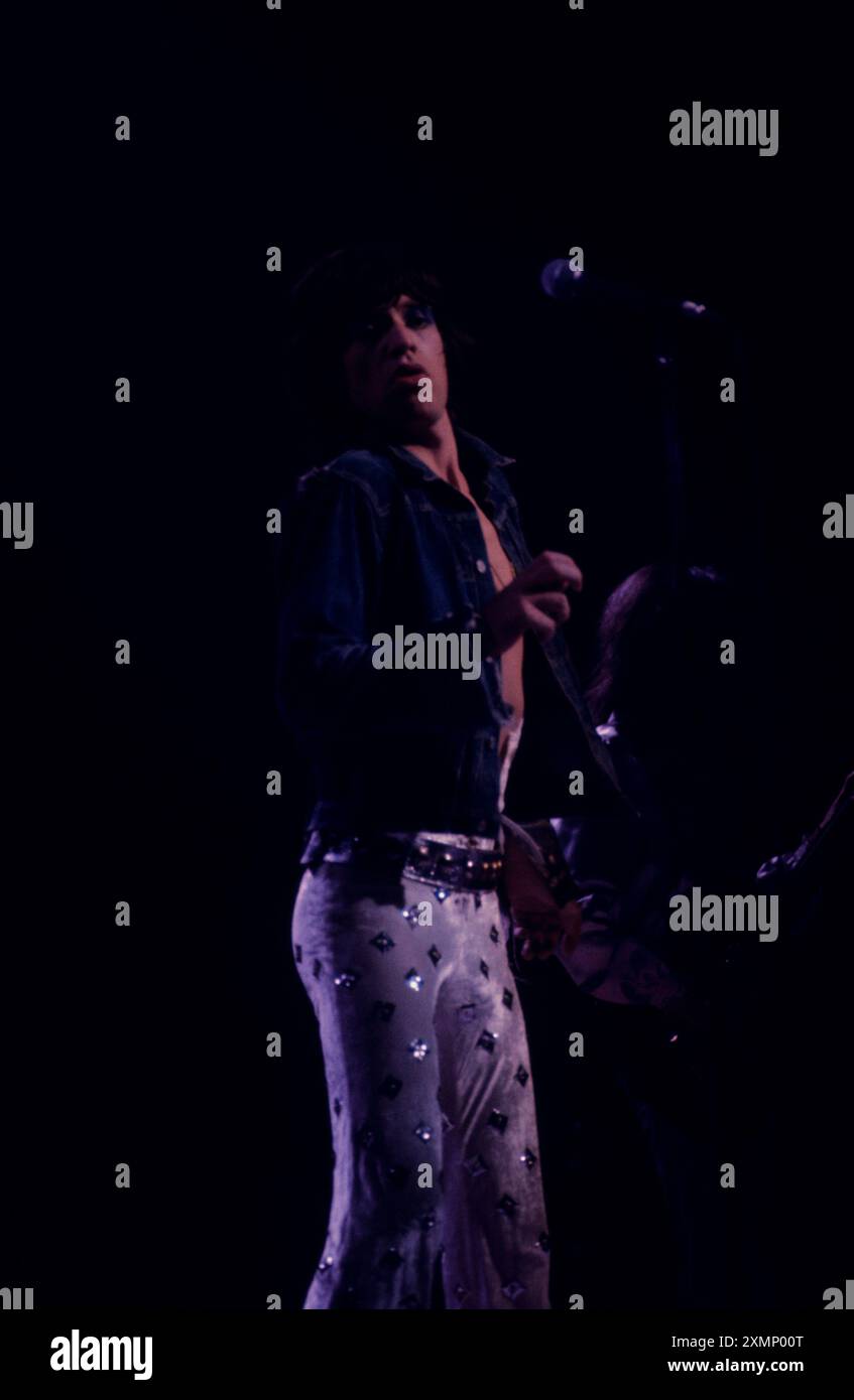 Ilford box pop hi-res stock photography and images - Alamy