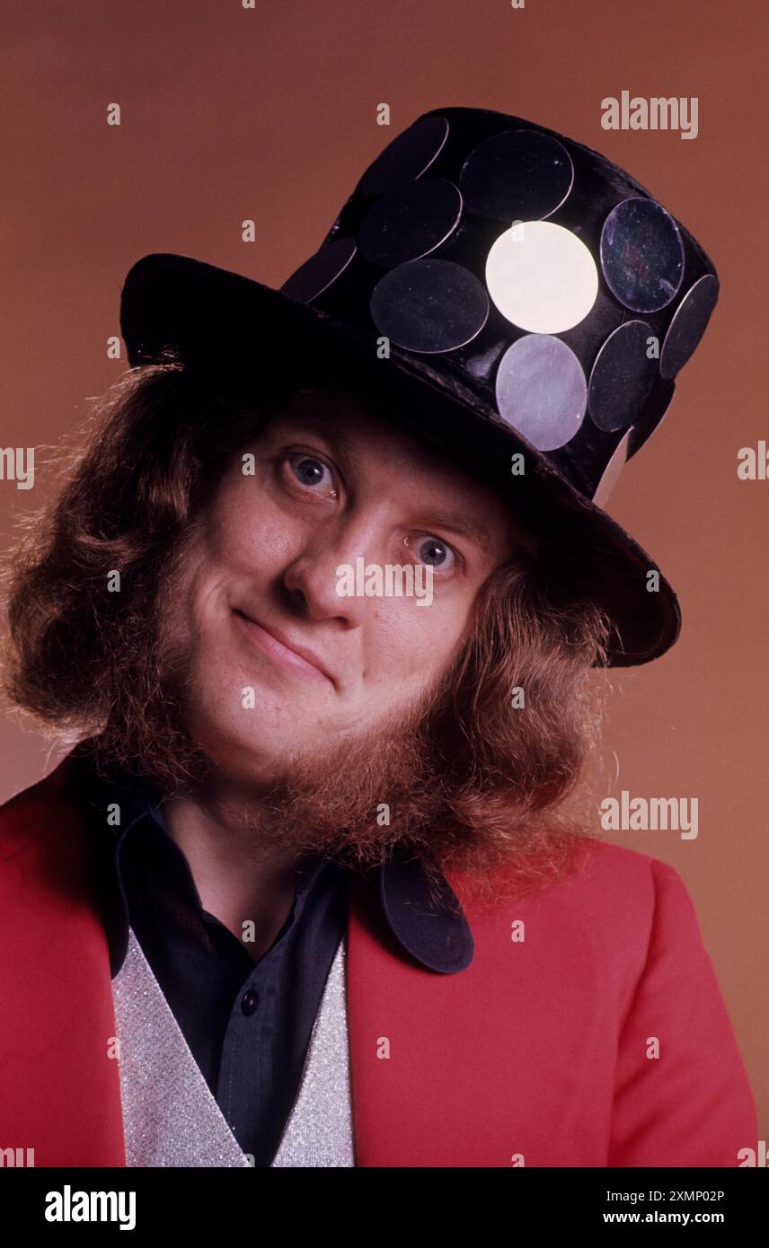 Slade Noddy Holder 1973 Picture by Roger Bamber Stock Photo - Alamy