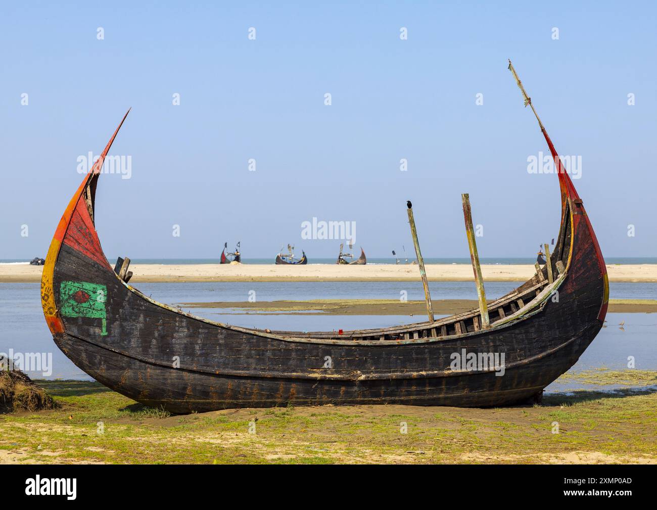 Bangladeshi traditional boat hi-res stock photography and images - Alamy