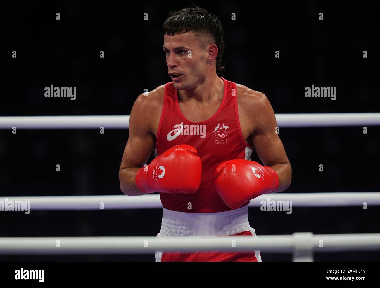 Mens 63 5kg boxing category hi-res stock photography and images - Alamy
