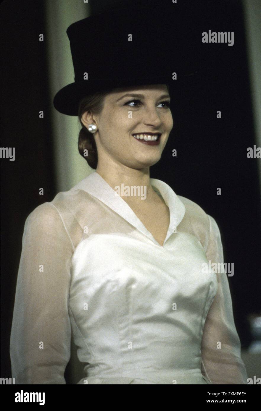 1950s english magic hi-res stock photography and images - Alamy
