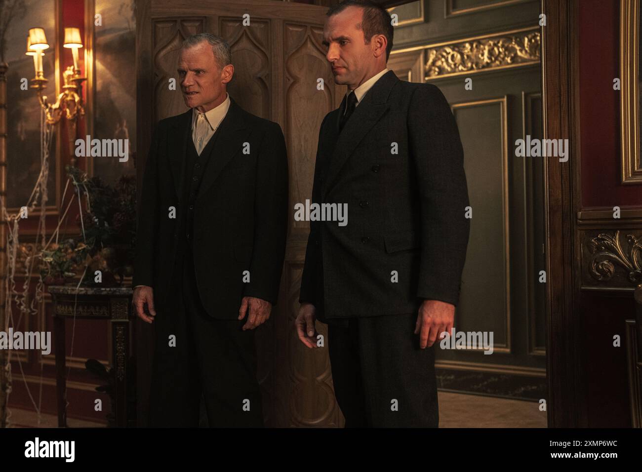 Babylon 2022 film still hi-res stock photography and images - Alamy