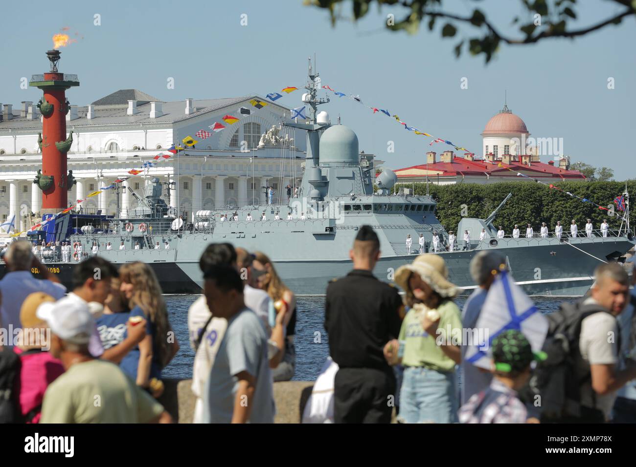 St. Petersburg, Russia. 28th July, 2024. People view a naval parade ...