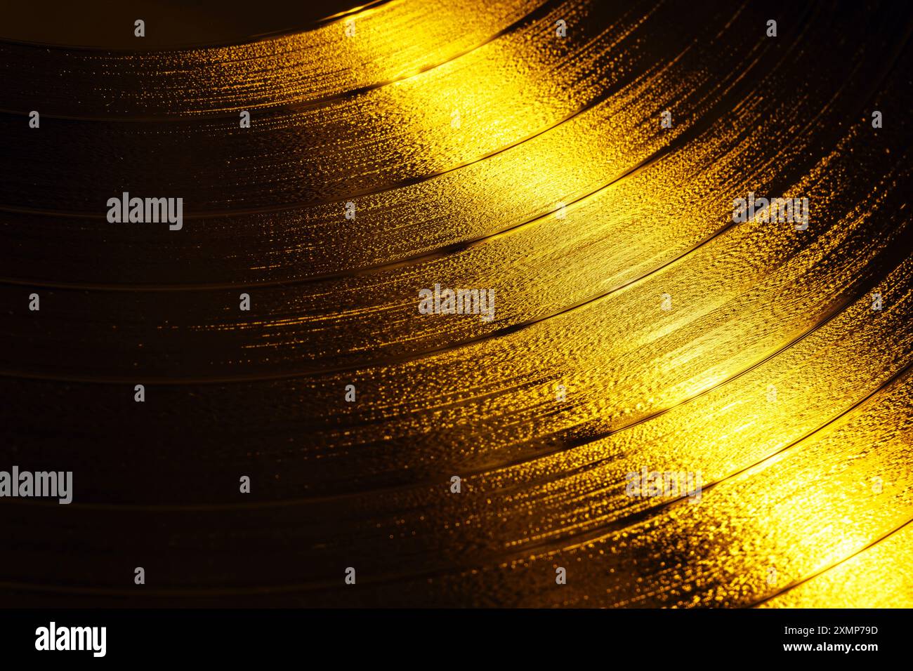 Vinyl record rotating hi-res stock photography and images - Alamy