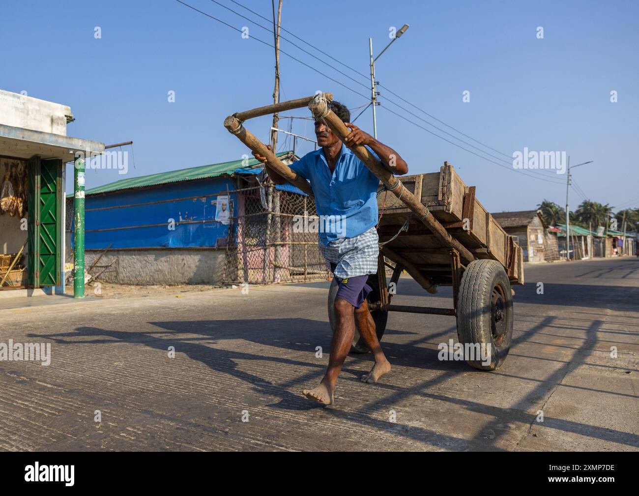 A male bangladeshi worker pulls a cart, Chittagong Division, Cox's ...