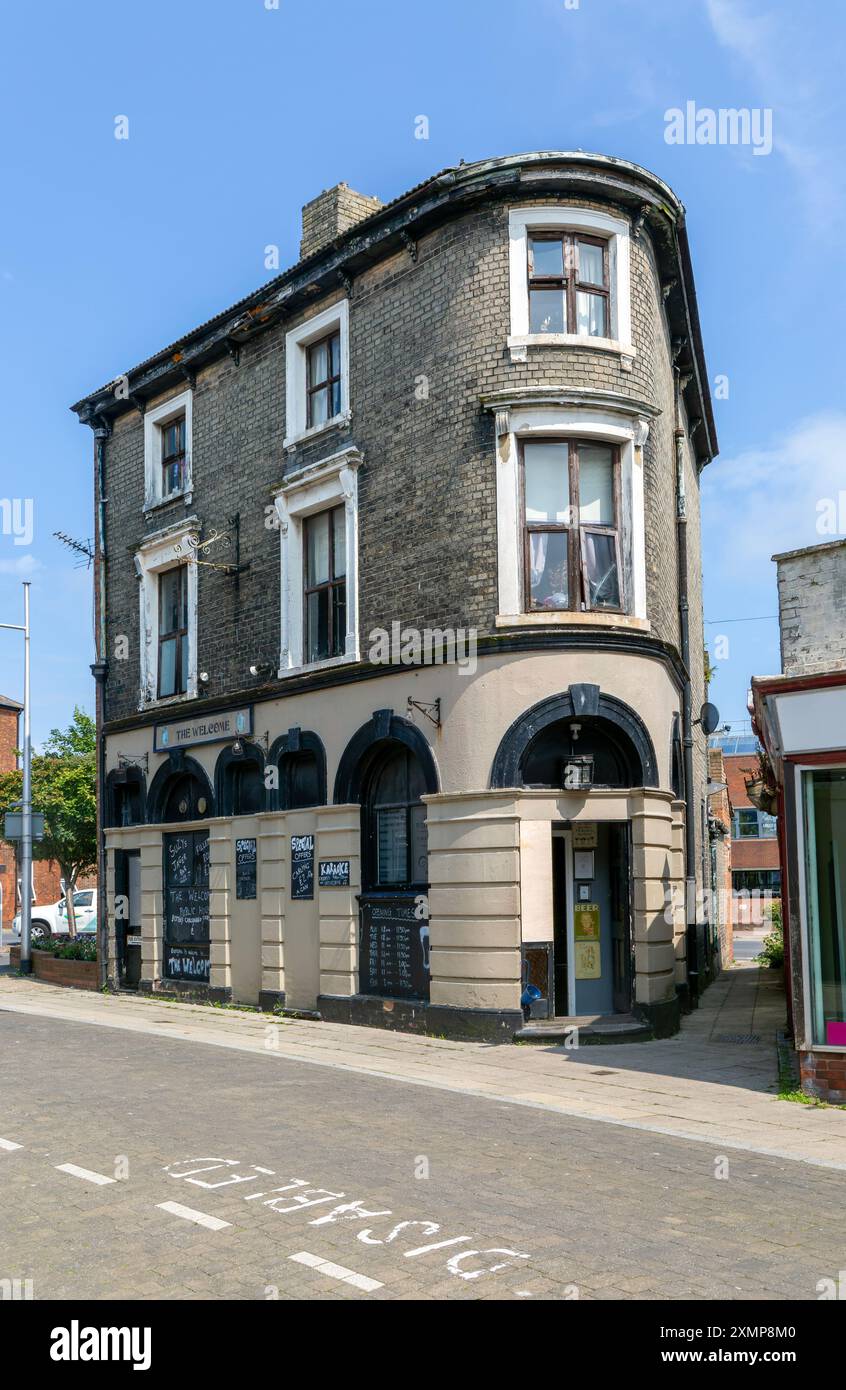 Triangular shaped building hi-res stock photography and images - Alamy