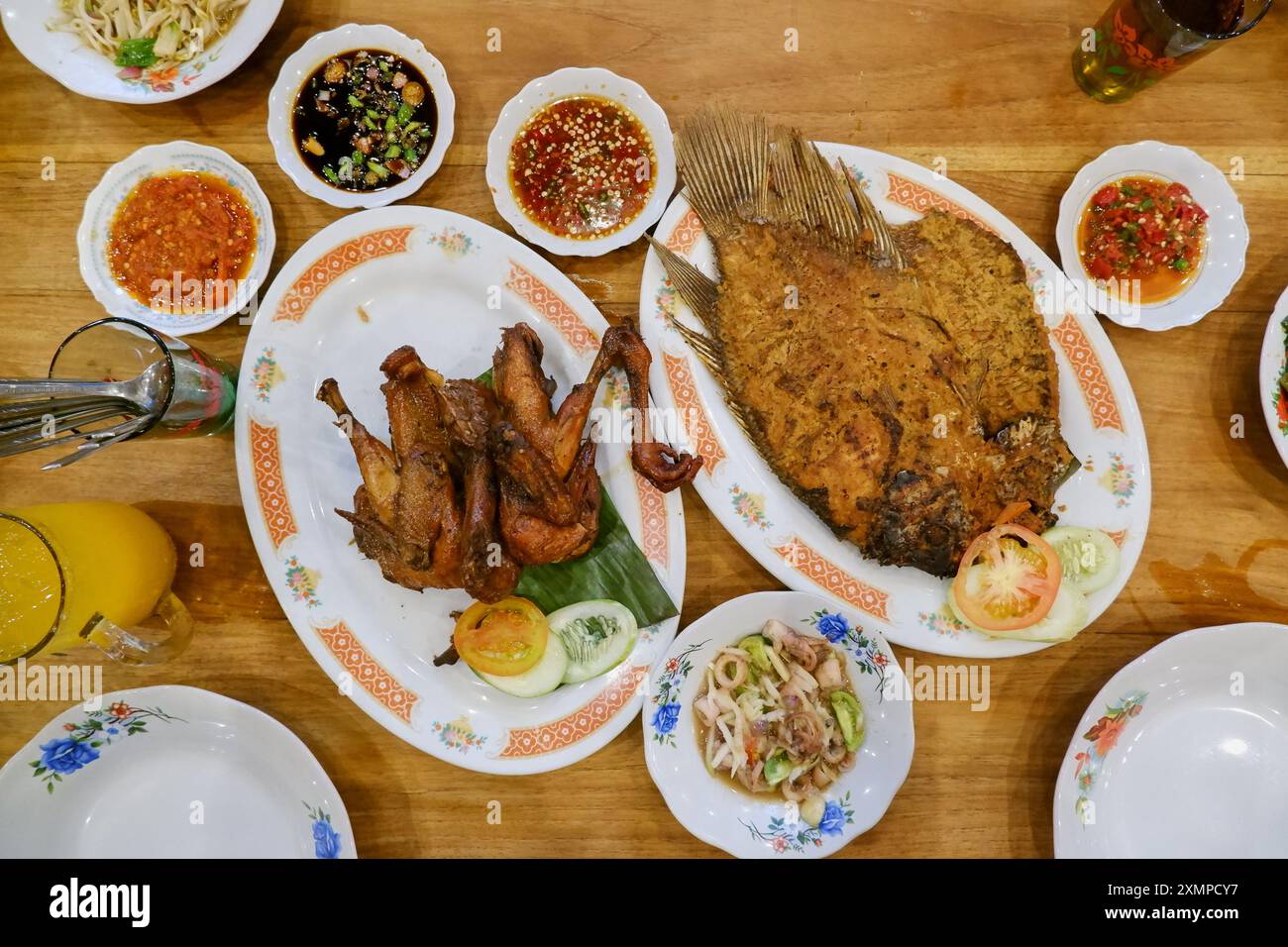 A traditional meal for lunch at Bogor, West Java Stock Photo - Alamy