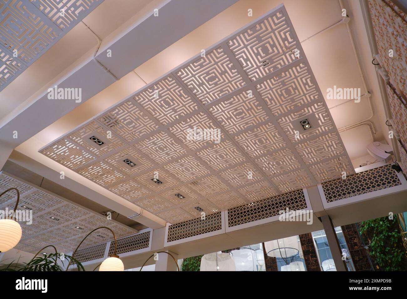 Restaurant lighting design hi-res stock photography and images - Alamy