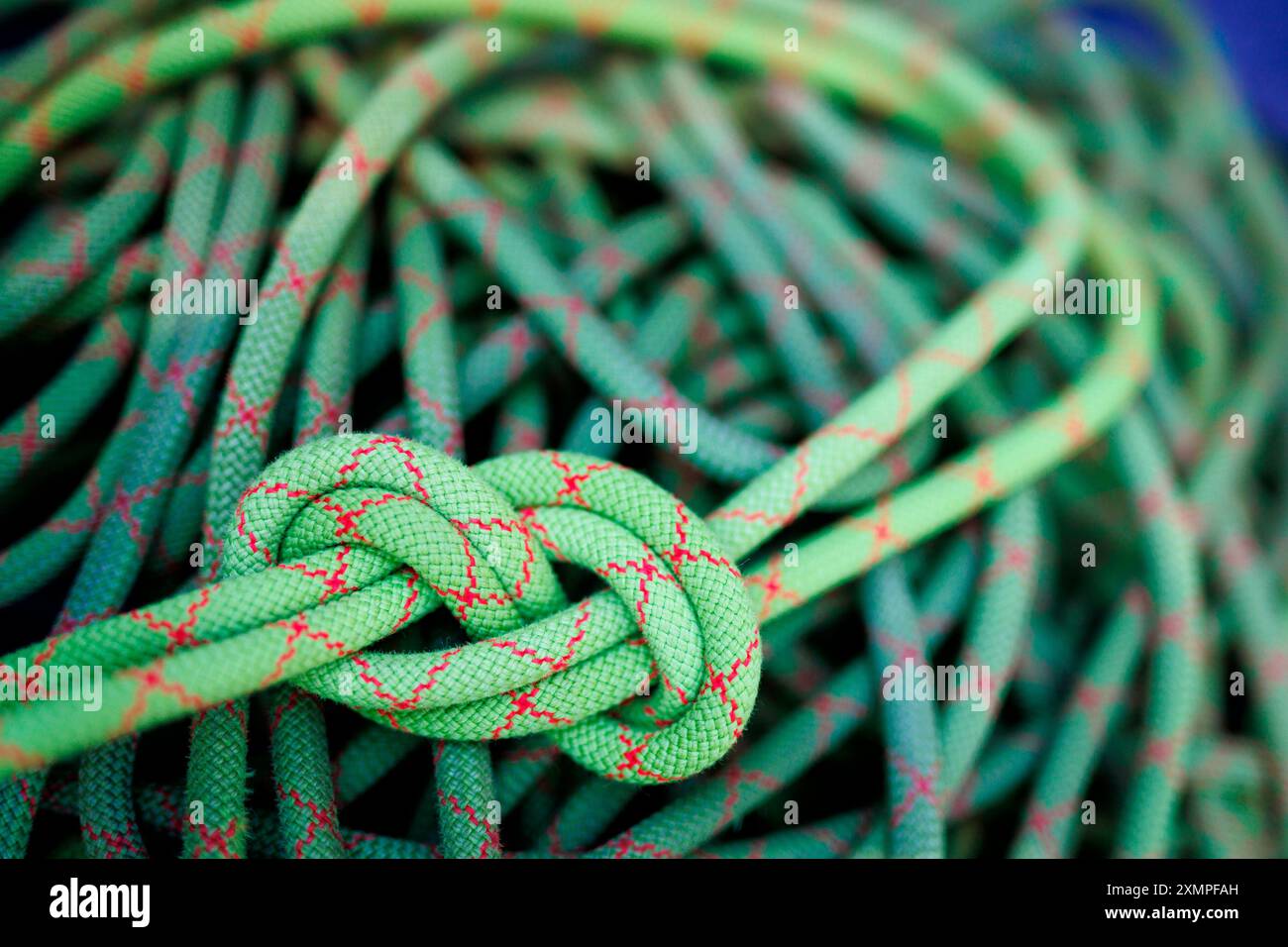 Double eight knot hi-res stock photography and images - Alamy