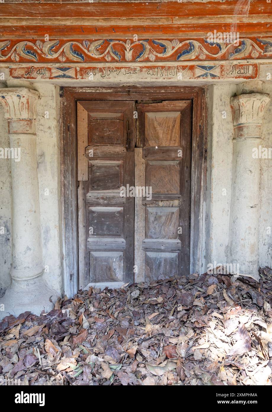 Plasterwork decorations in an old house, Rajshahi Division, Manda ...
