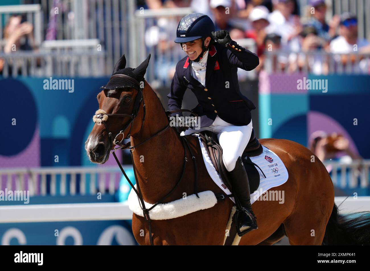 Great Britain's Laura Collett aboard London 52 celebrates winning a ...
