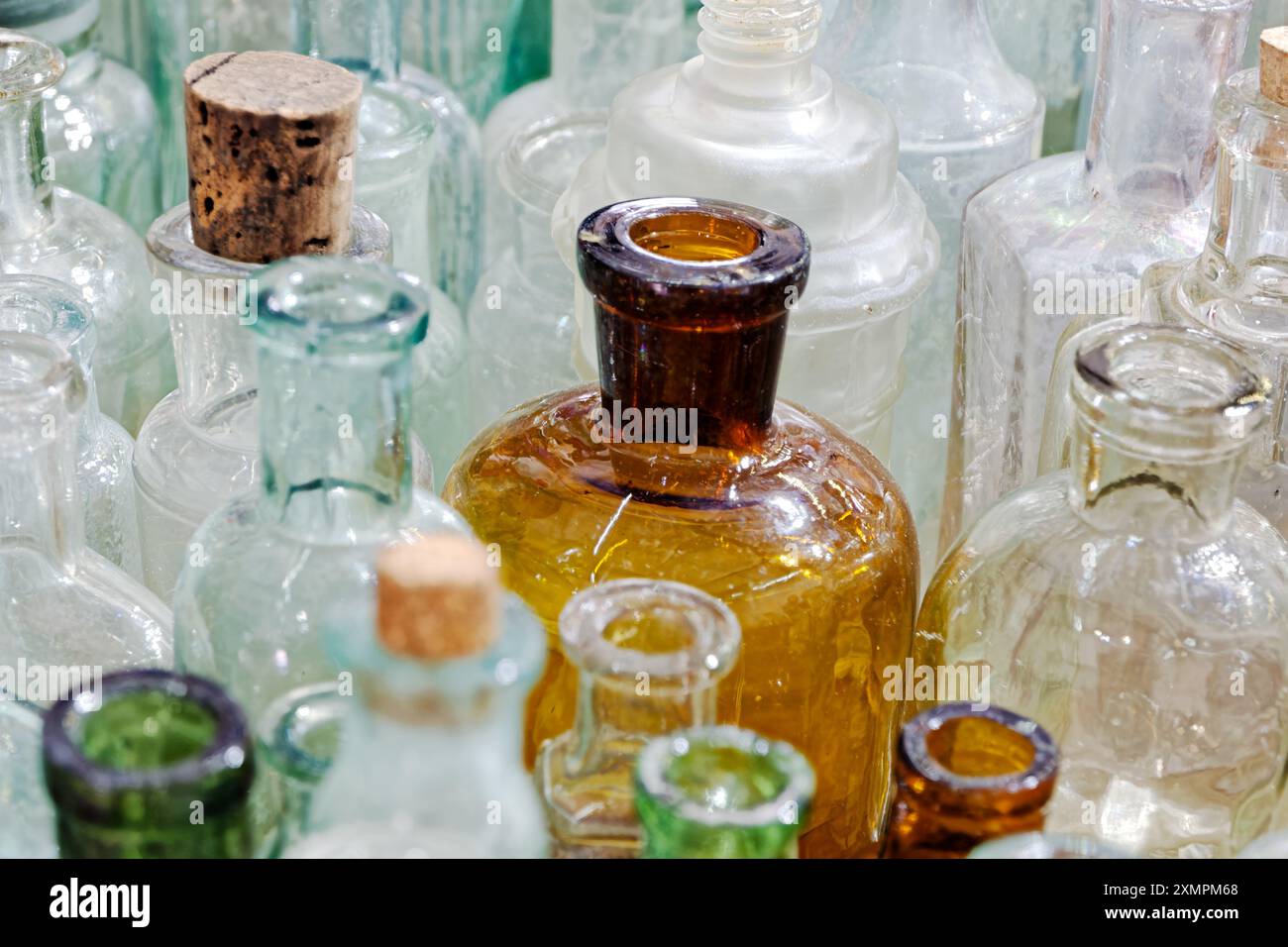Medicine bottles antique hi-res stock photography and images - Alamy