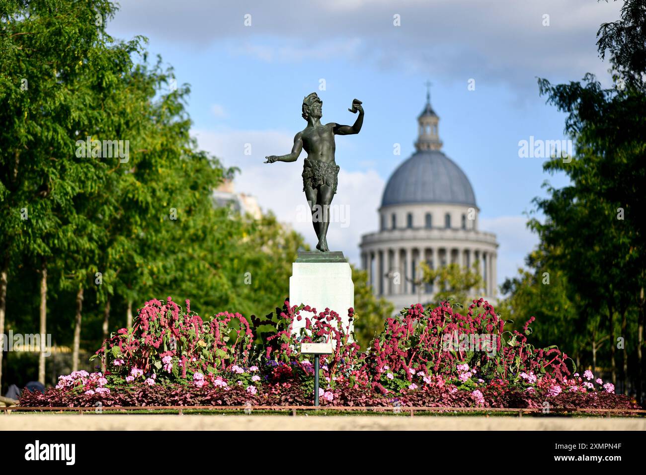 Paris (France): statue “L’Acteur grec” (Greek Actor) in the public park ...