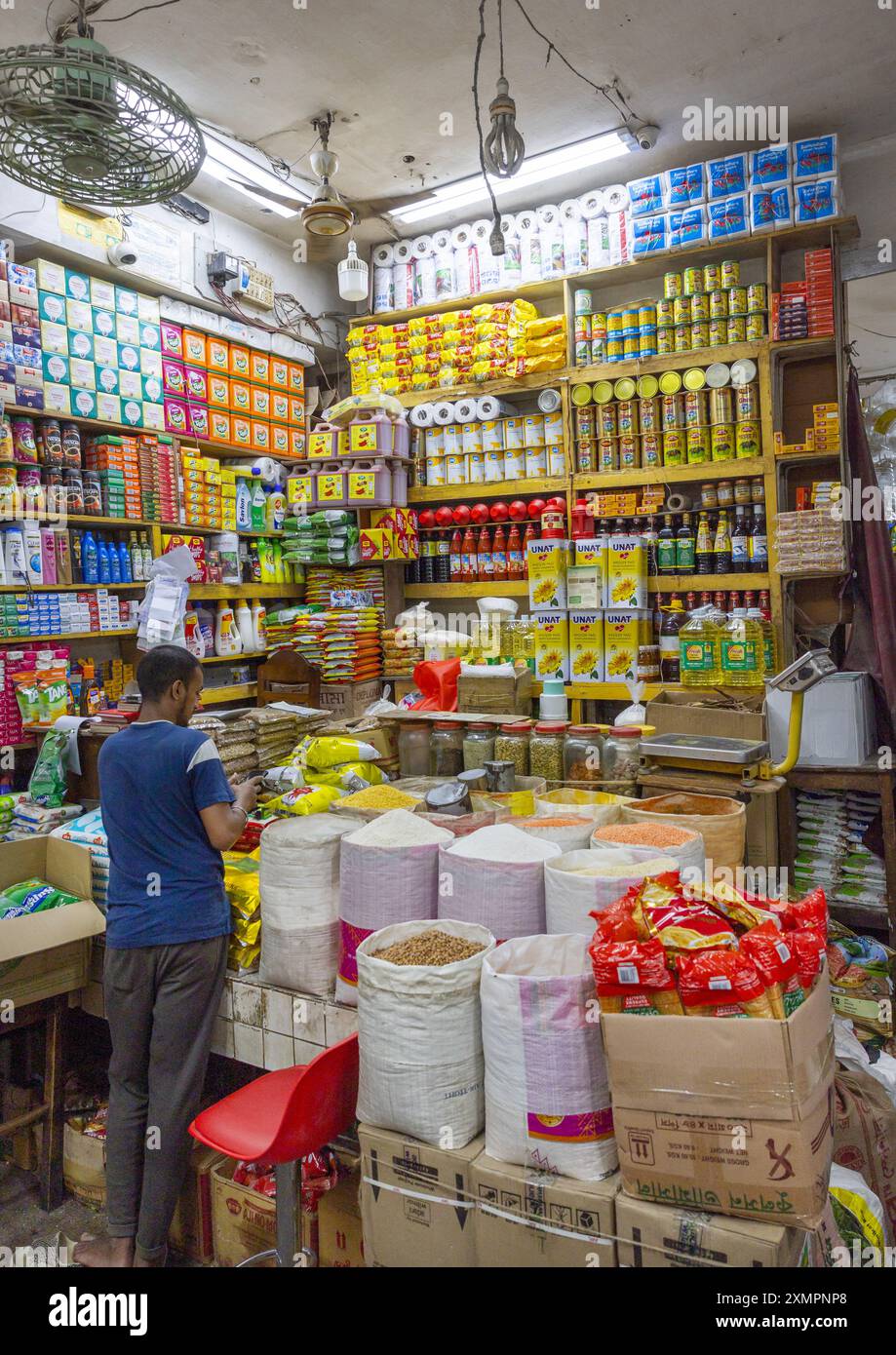 Grocery shop in bangladesh hi-res stock photography and images - Alamy