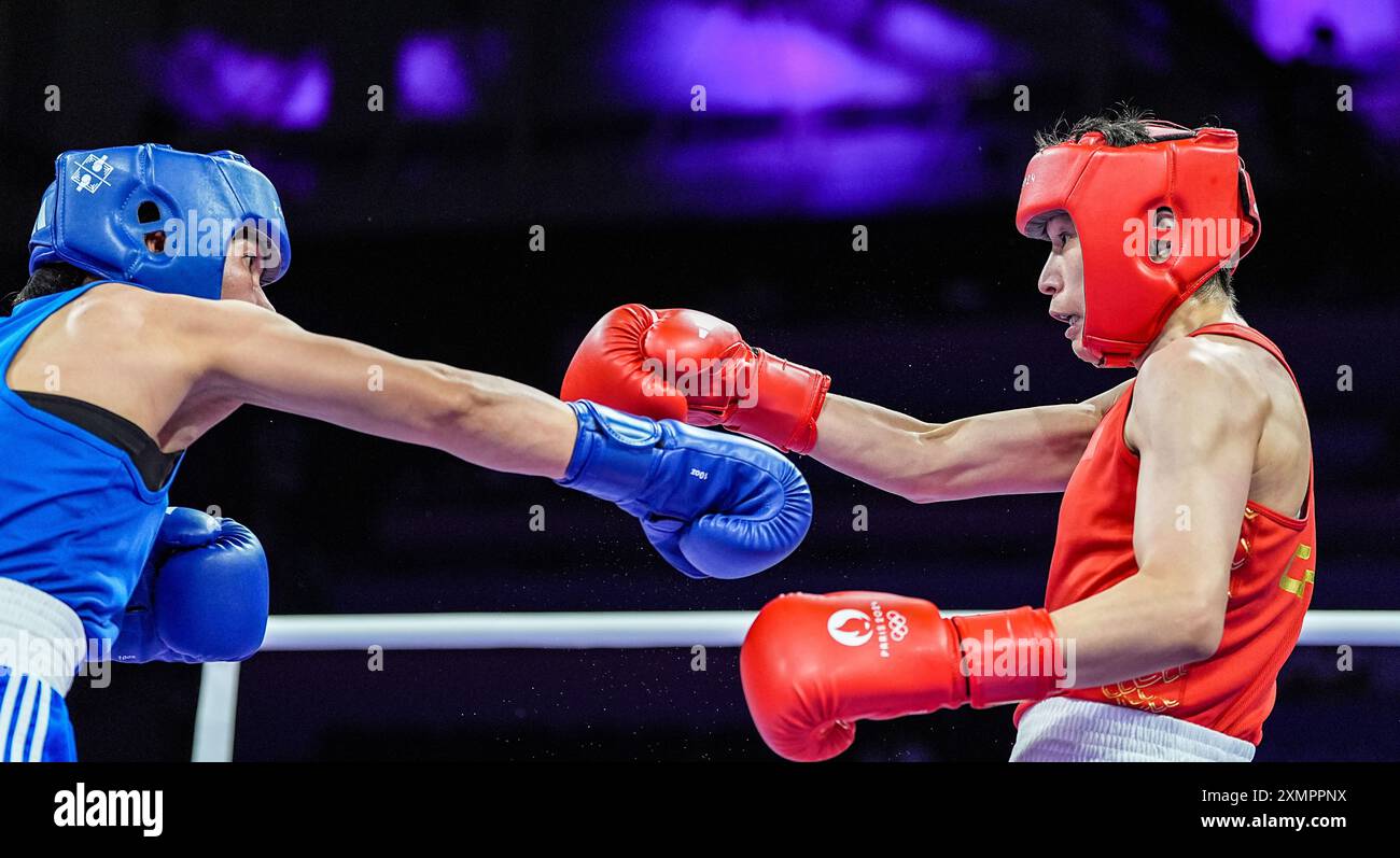 Paris, France. 29th July, 2024. Yang Wenlu (R) of China competes ...