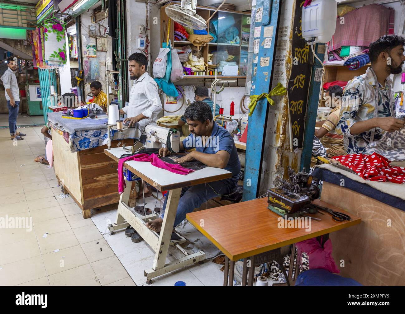 Bangladeshi tailor hi-res stock photography and images - Alamy