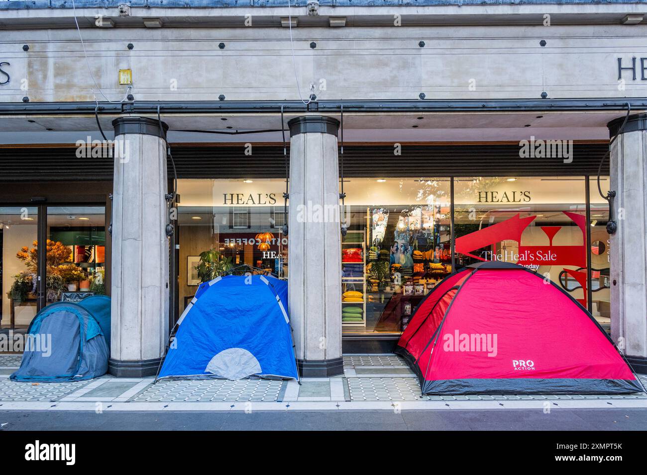 Luxury bell tent hi-res stock photography and images - Alamy