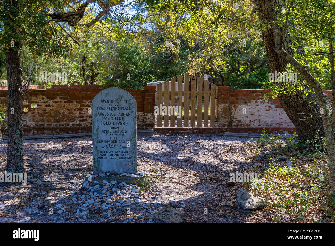 Ocracoke Island, Outer Banks, North Carolina, USA - April 16, 2024: Headstone marking the nearby ...