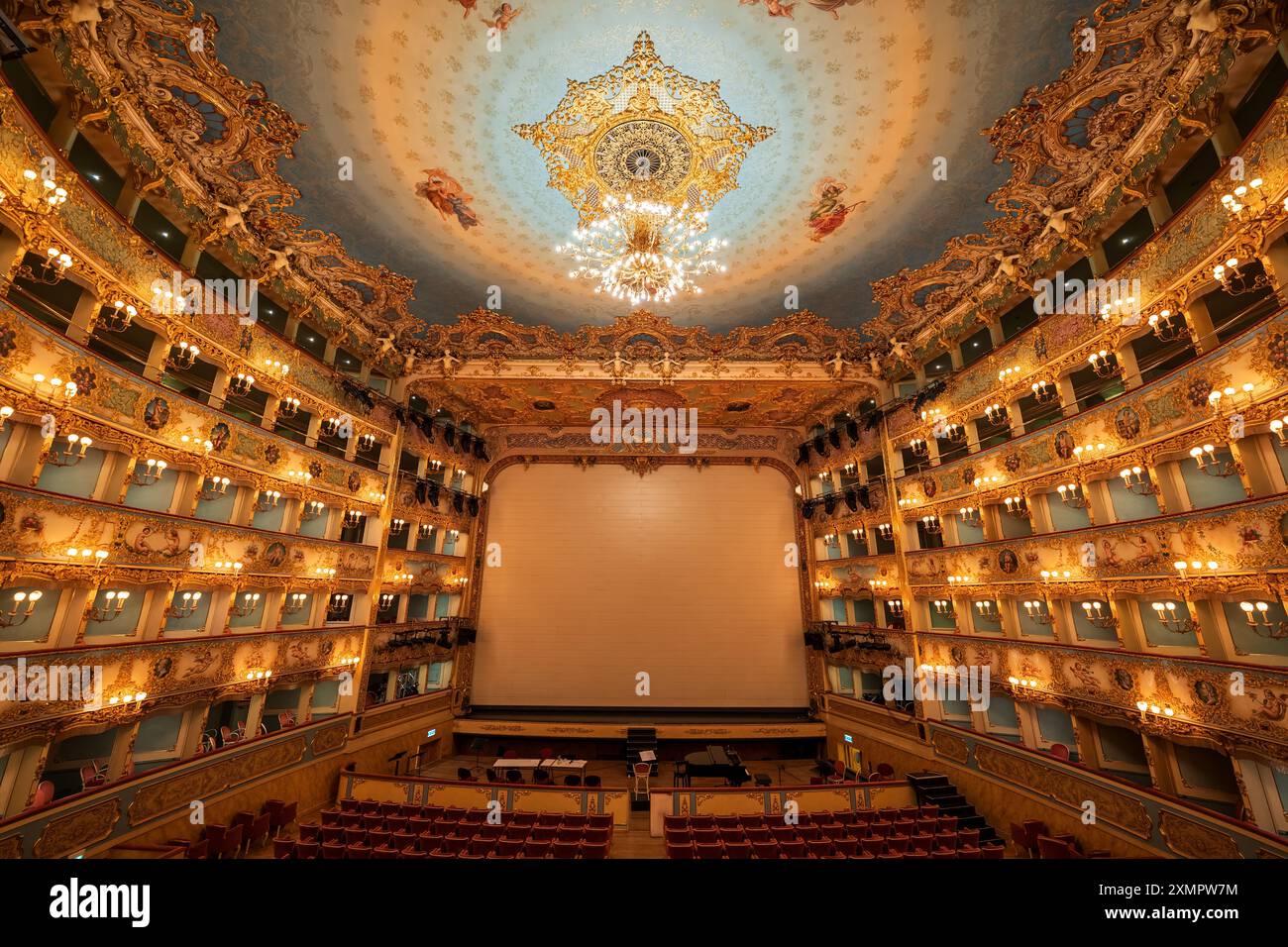 Opera house interior stage hi-res stock photography and images - Alamy