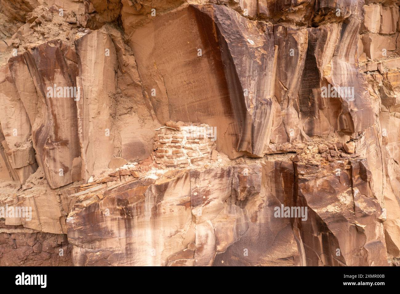 Capstone architecture hi-res stock photography and images - Alamy