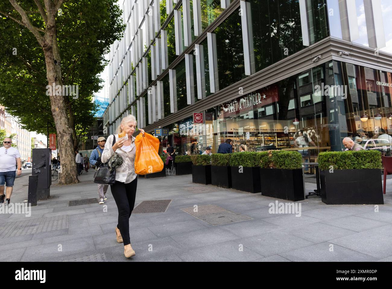 United kingdom central london w1 hi-res stock photography and images ...