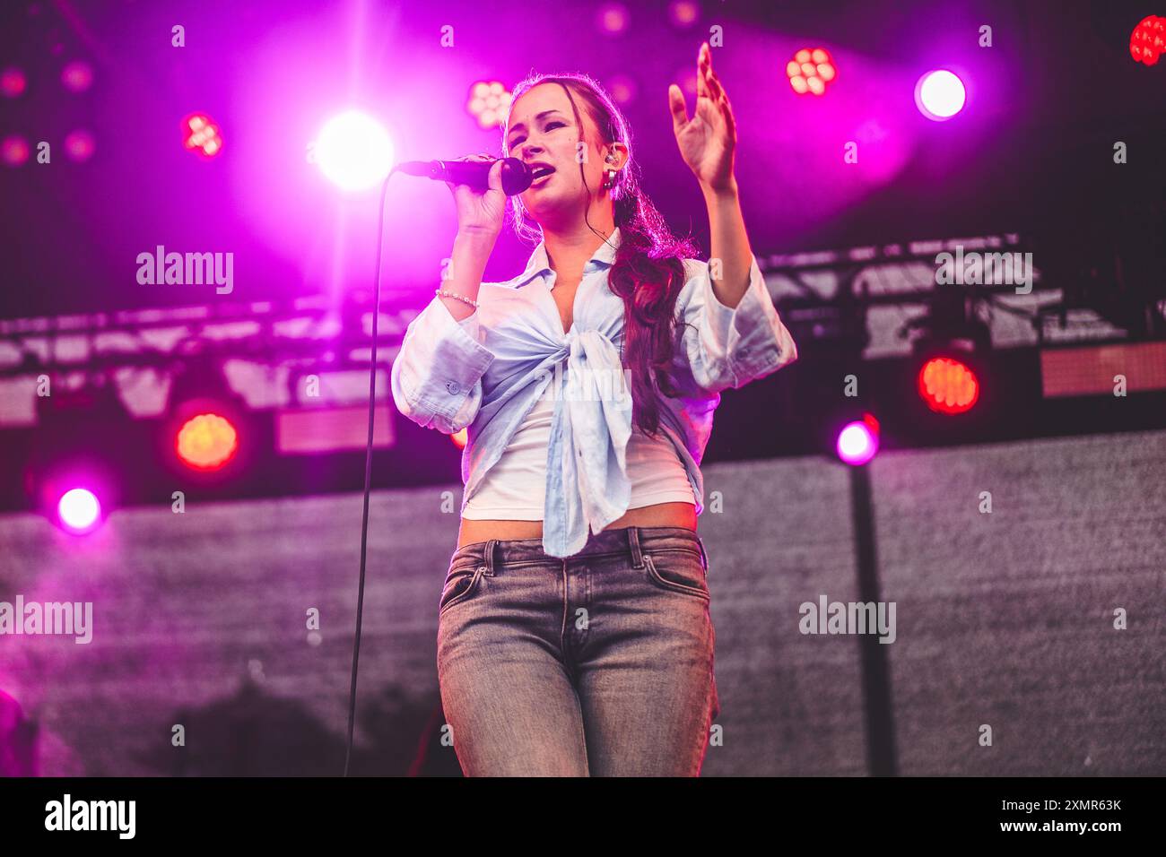 Sydregote, Faroe Island. 20th, July 2024. The Norwegian singer Nelly Moar performs a live ...