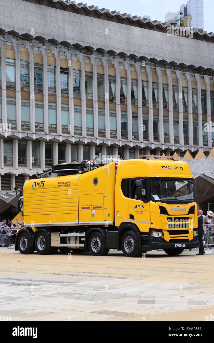 AN MTS SCANIA R460 VACUUM TANKER AT THE WORSHIPFUL COMPANY OF CARMEN ...