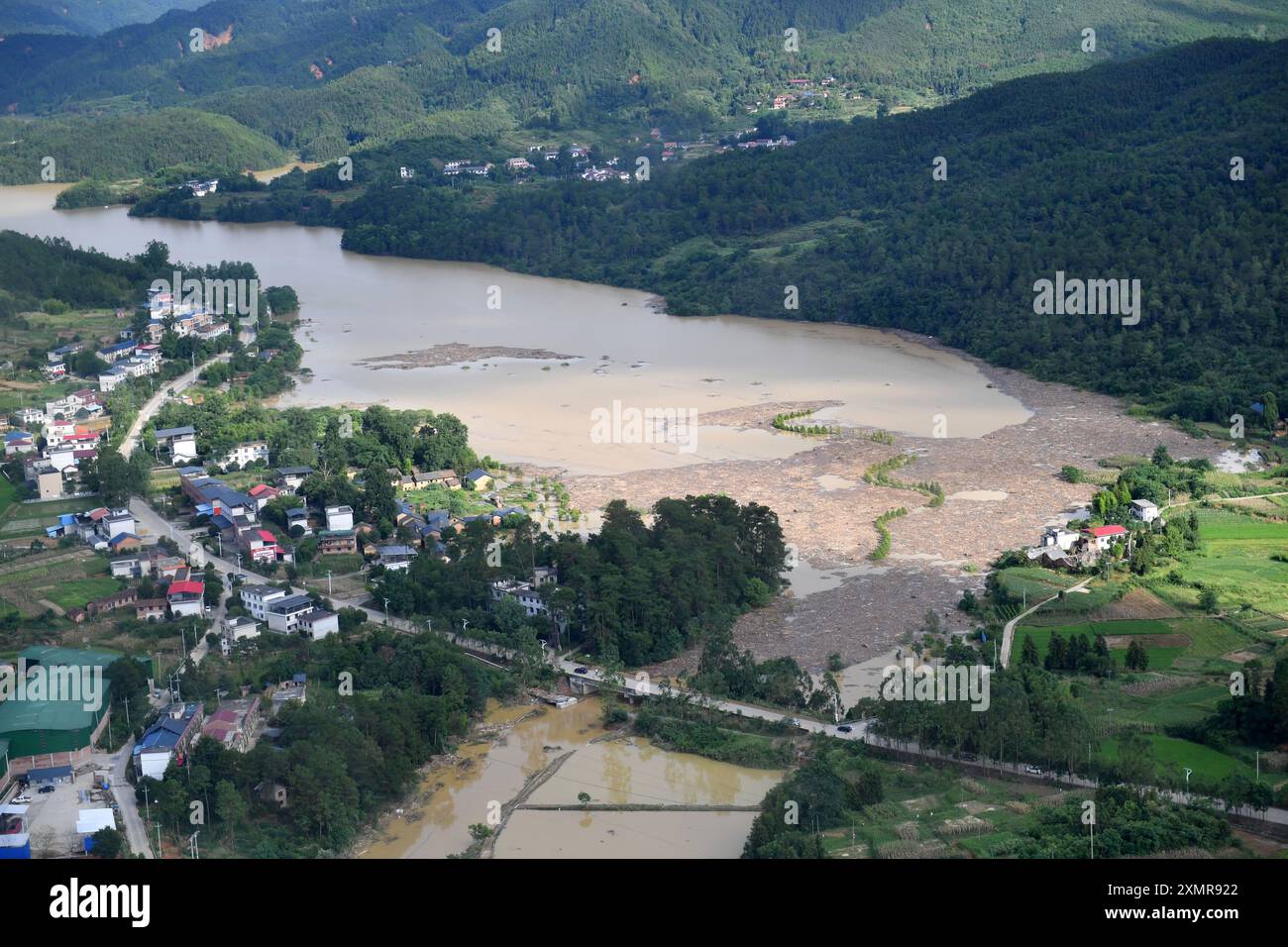 Disaster dispatch hi-res stock photography and images - Alamy