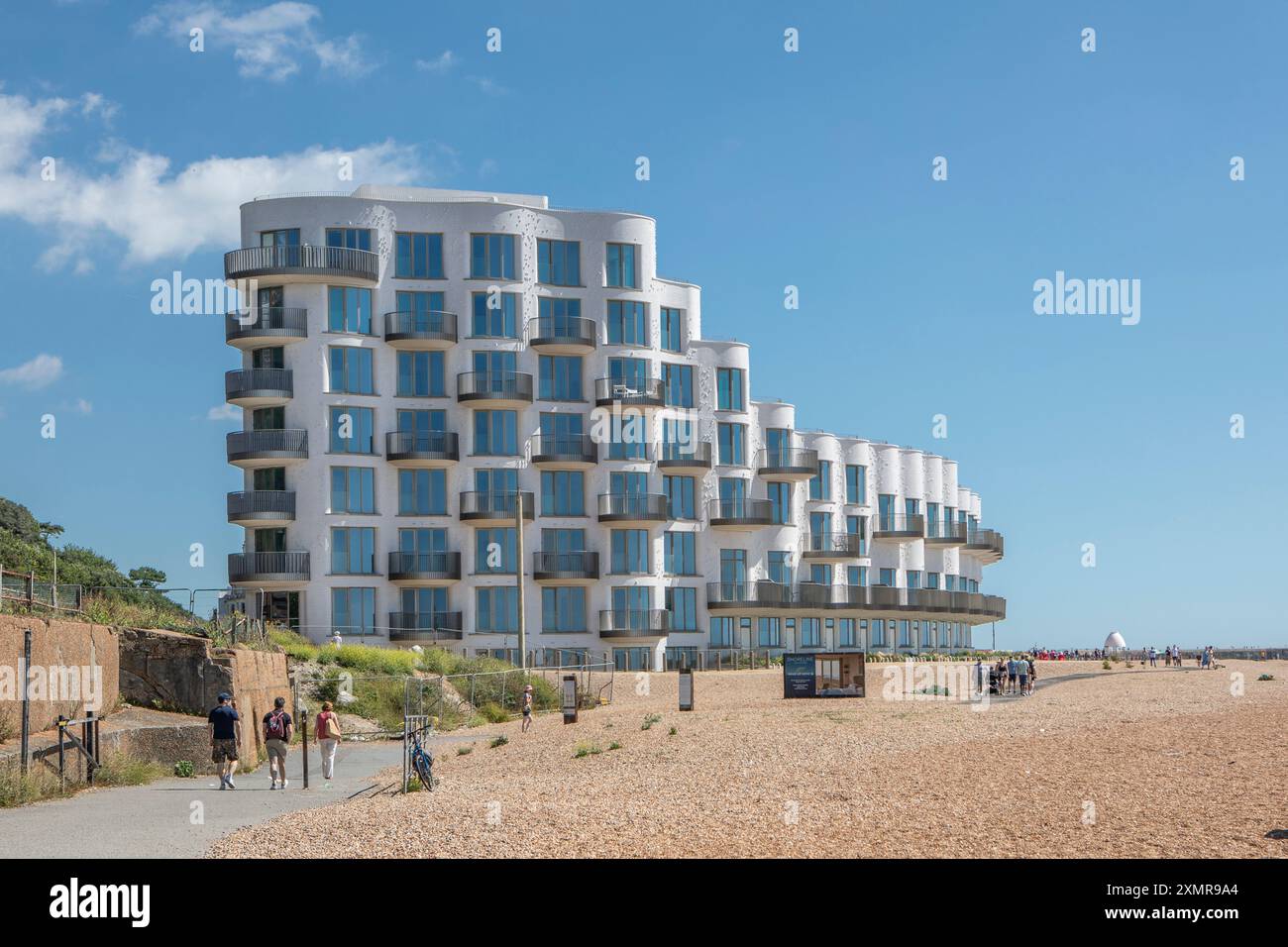 The completed Shoreline development on Folkestone beach Stock Photo - Alamy