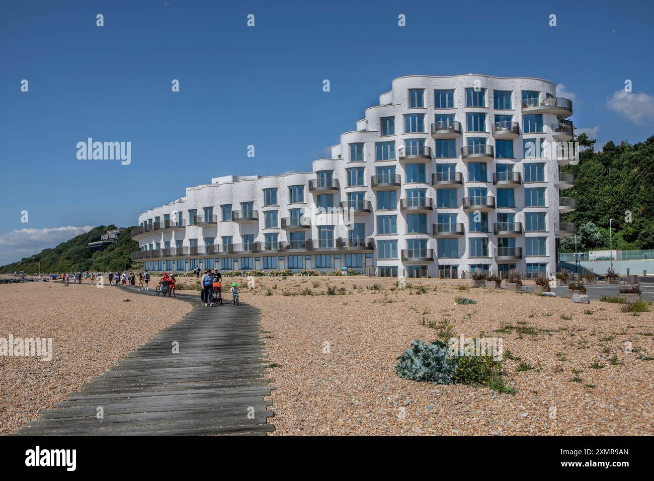 The completed Shoreline development on Folkestone beach Stock Photo - Alamy