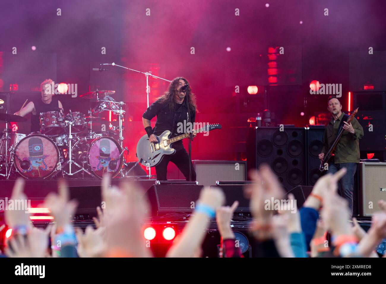 Foo fighters singer hi-res stock photography and images - Alamy