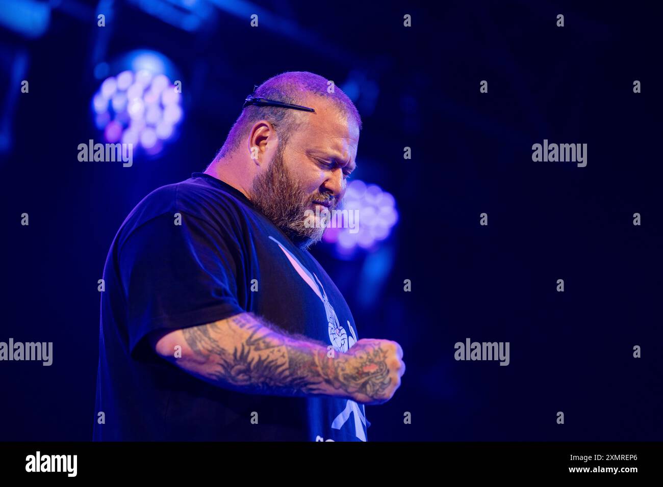 Pics action hi-res stock photography and images - Alamy