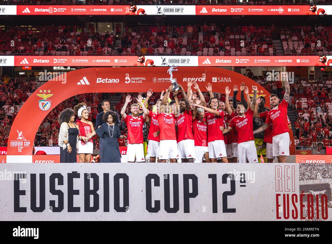 Eusebio cup trophy hi-res stock photography and images - Alamy