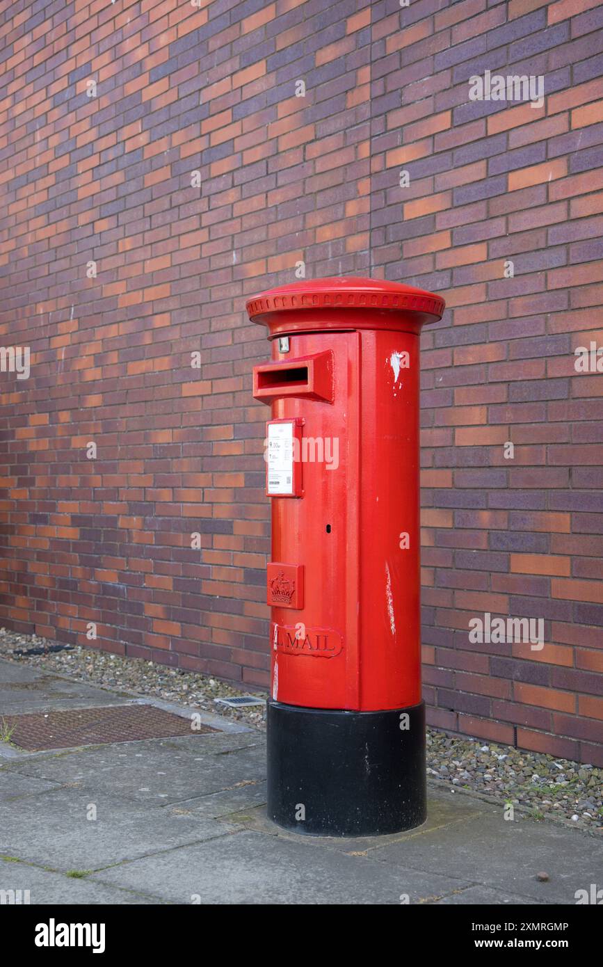 Cylindrical mailbox hi-res stock photography and images - Alamy