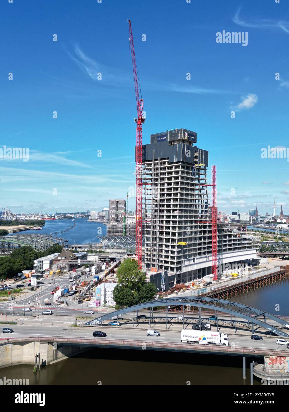 Elbtower an den Elbbrücken, Hamburg 29.7.2024 Norderelbe ...