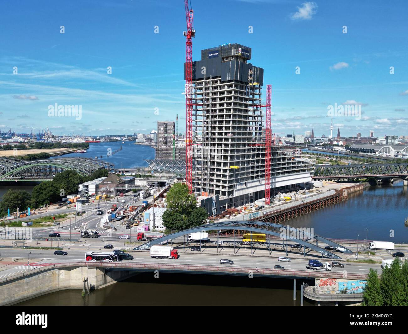 Elbtower an den Elbbrücken, Hamburg 29.7.2024 Norderelbe ...