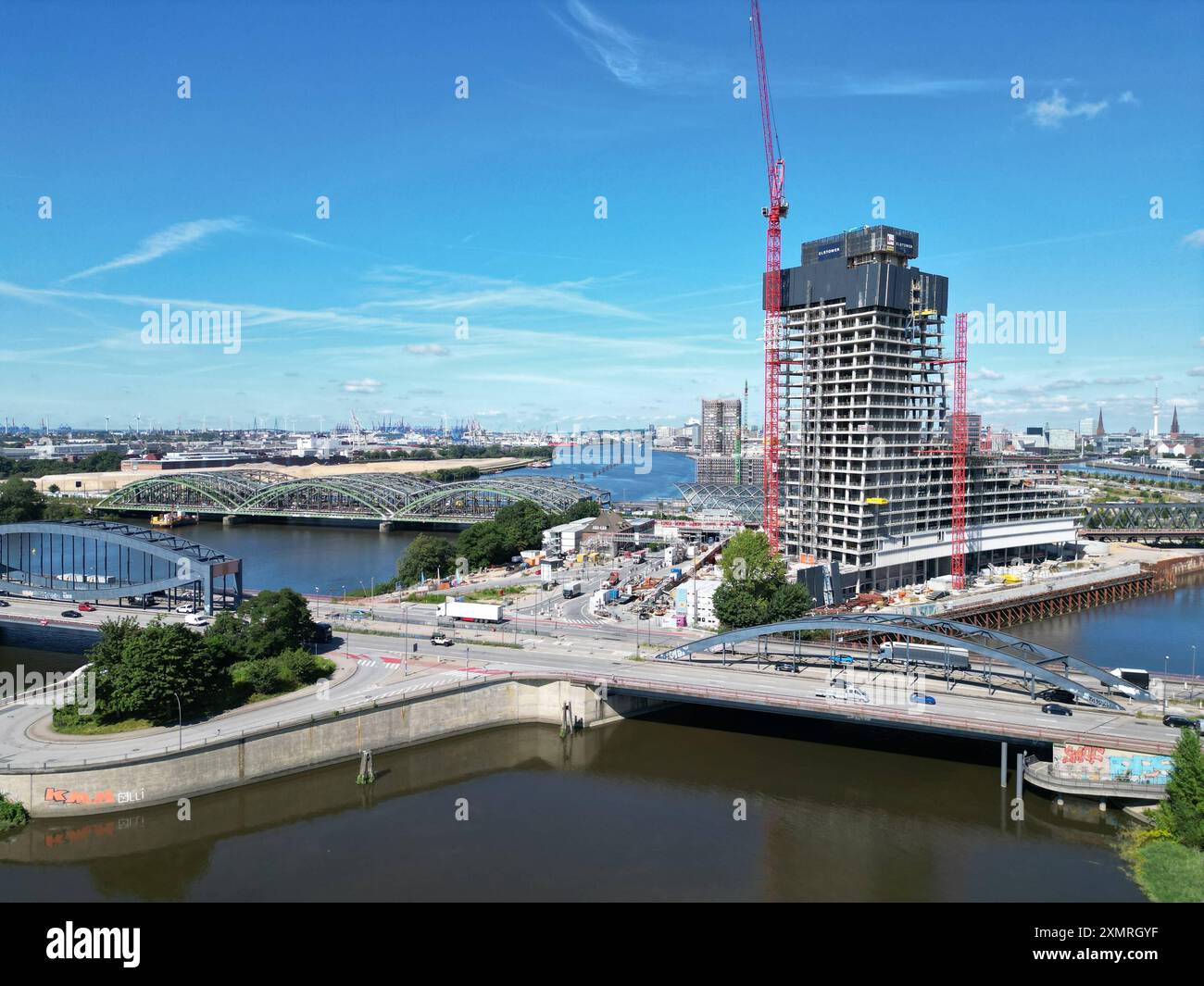 Elbtower an den Elbbrücken, Hamburg 29.7.2024 Norderelbe ...