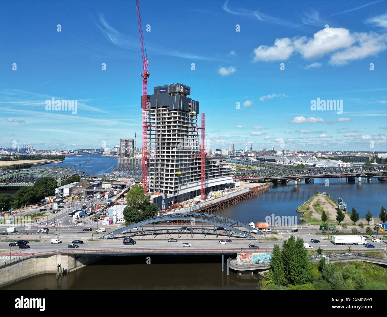 Elbtower an den Elbbrücken, Hamburg 29.7.2024 Norderelbe ...