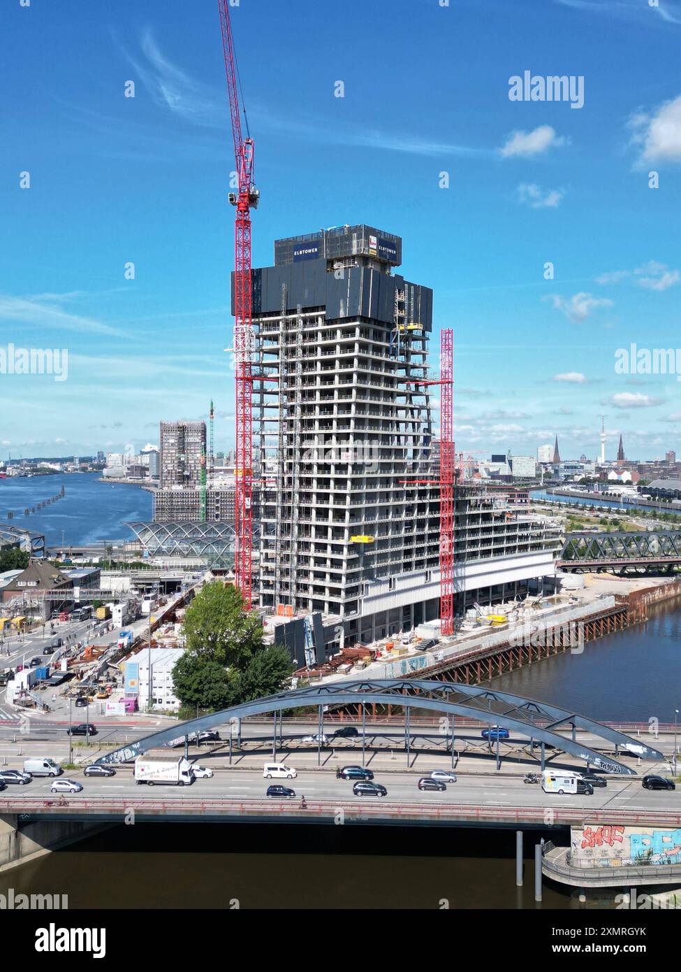 Elbtower an den Elbbrücken, Hamburg 29.7.2024 Norderelbe ...