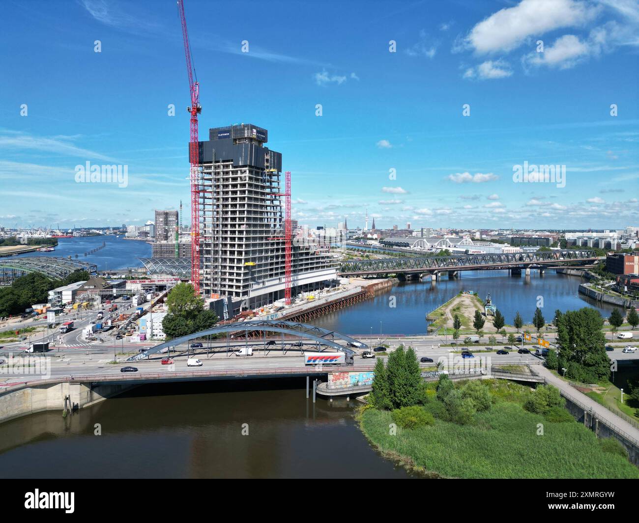 Elbtower an den Elbbrücken, Hamburg 29.7.2024 Norderelbe ...