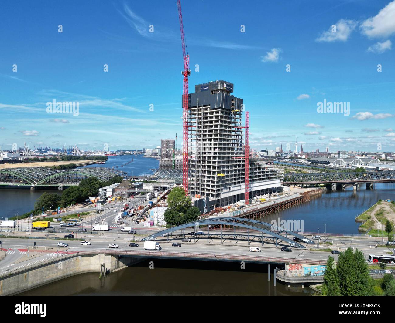 Elbtower an den Elbbrücken, Hamburg 29.7.2024 Norderelbe ...