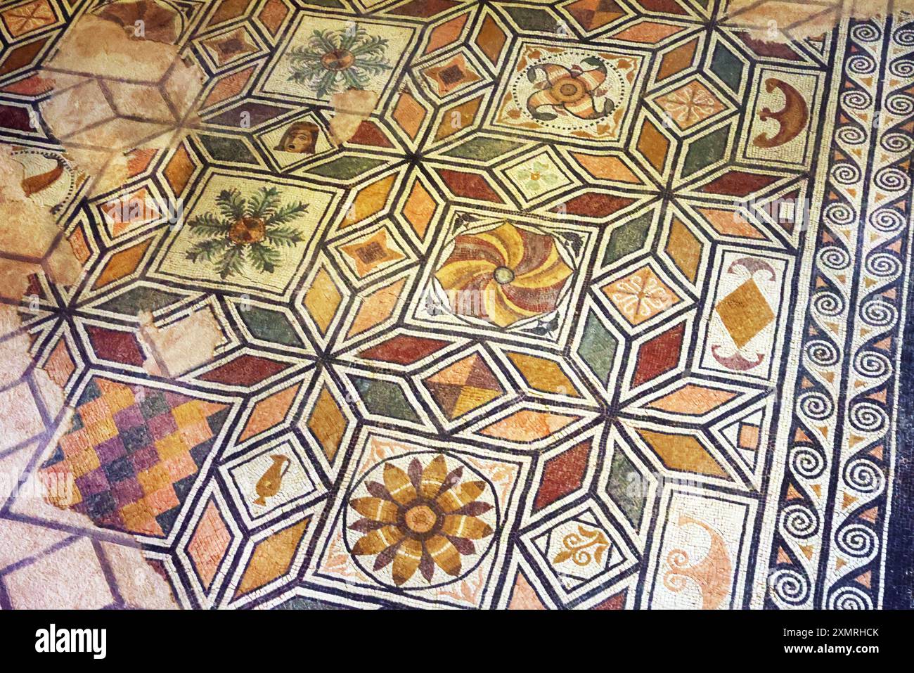 Italy pattern mosaic hi-res stock photography and images - Alamy