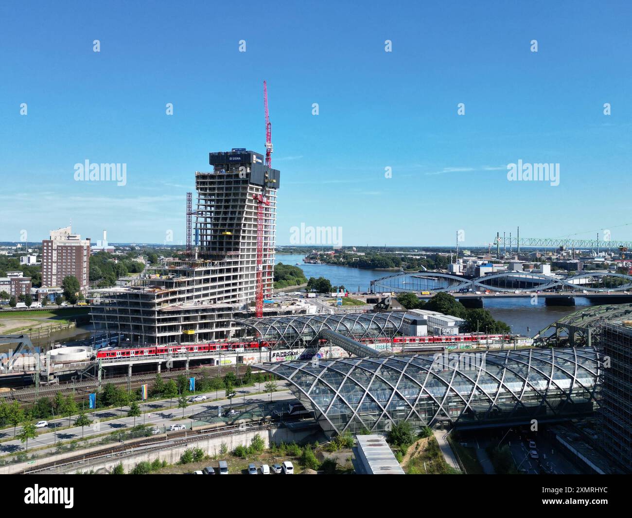 Elbtower an den Elbbrücken, Hamburg 29.7.2024 Norderelbe,U-Bahn ...
