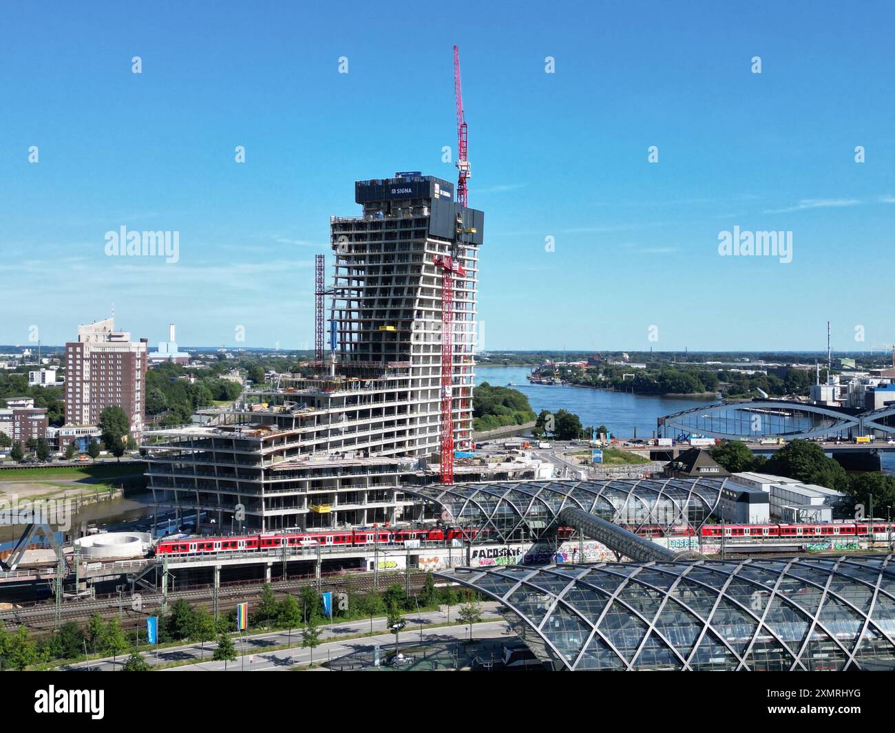 Elbtower an den Elbbrücken, Hamburg 29.7.2024 Norderelbe,U-Bahn ...