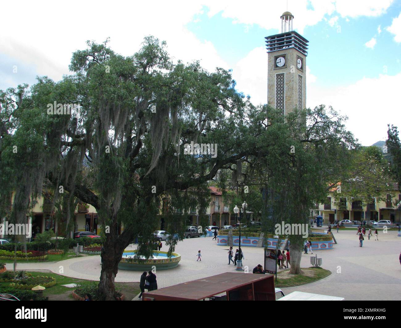 Tower oak plaza hi-res stock photography and images - Alamy